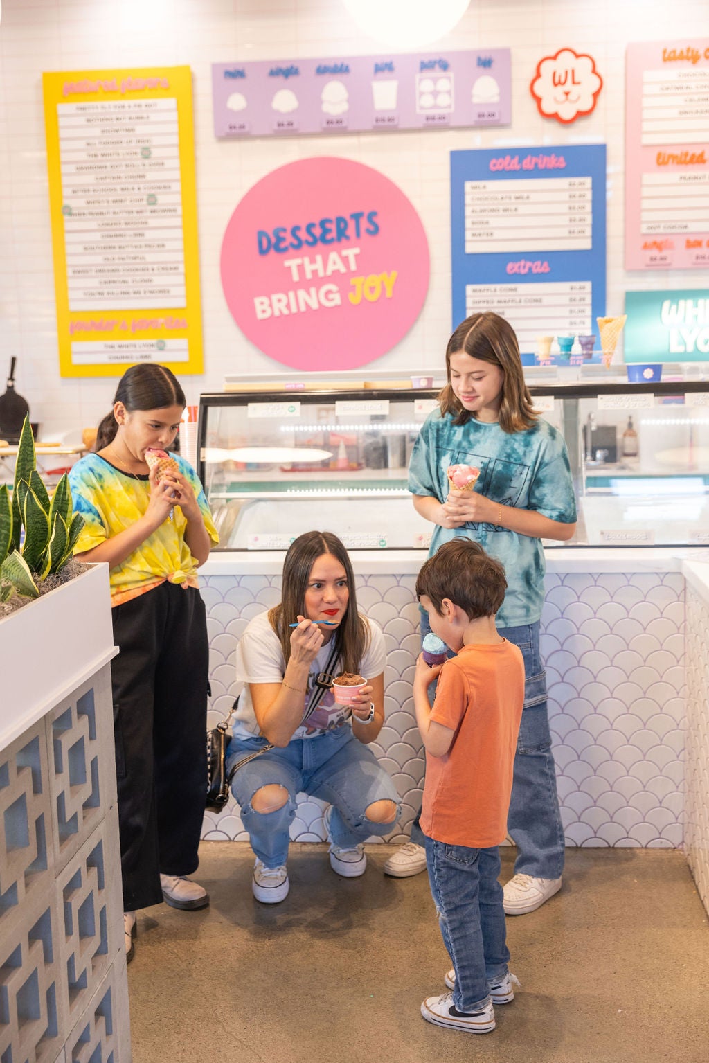 Home | WHITE LYON handcrafted ice cream & cookies