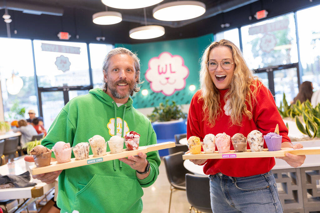 Home | WHITE LYON handcrafted ice cream & cookies